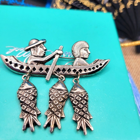 Jewelry | Unique Pin | Poshmark